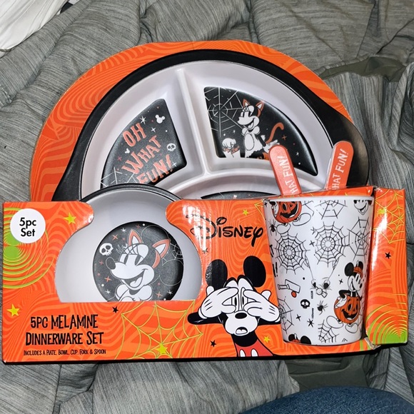 Disney | Dining | Disney Halloween Dinnerware Set | Poshmark